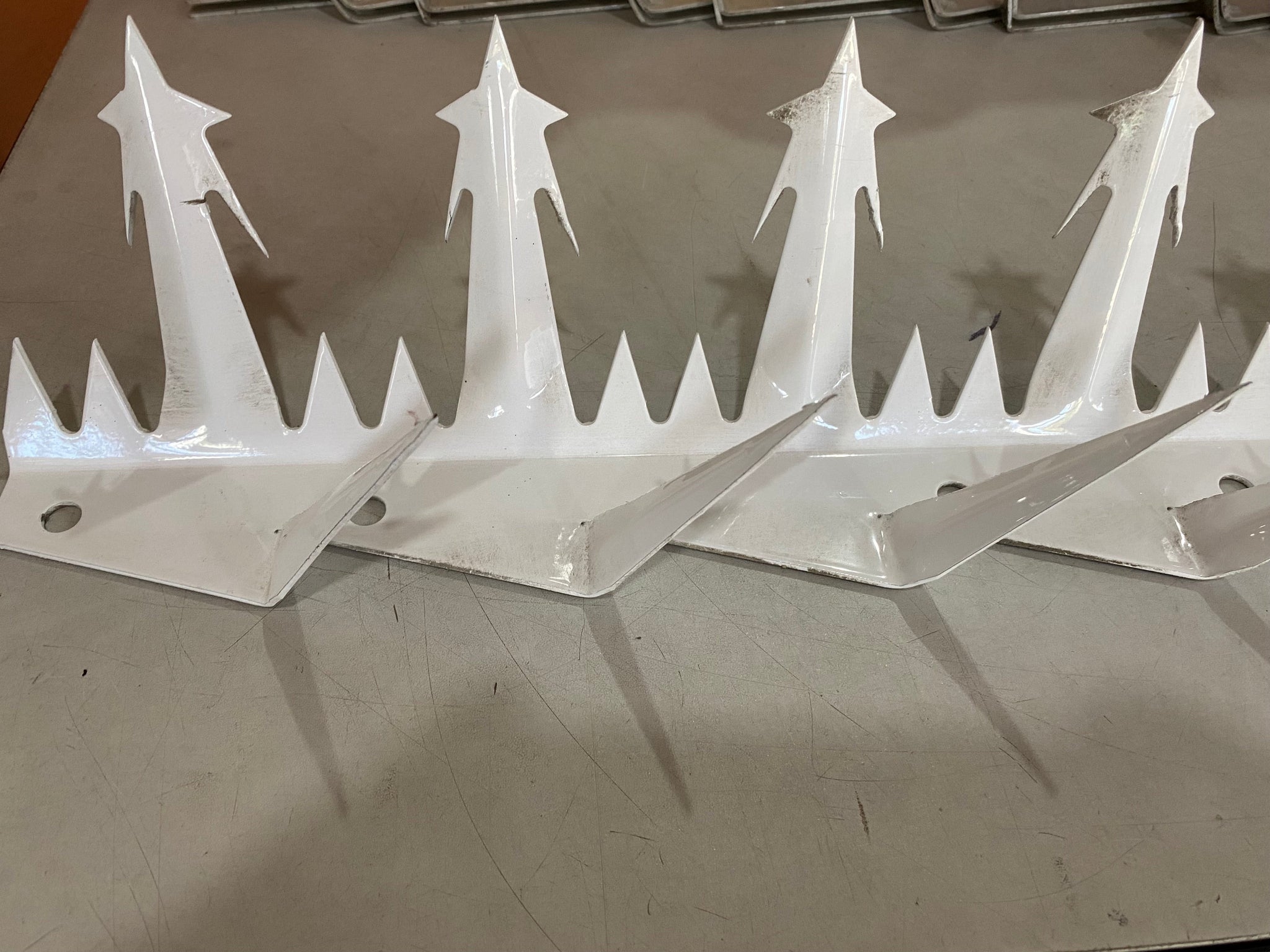 Wall Spike Heavy Duty White/Black 4 ft – Yee Ken Hardware