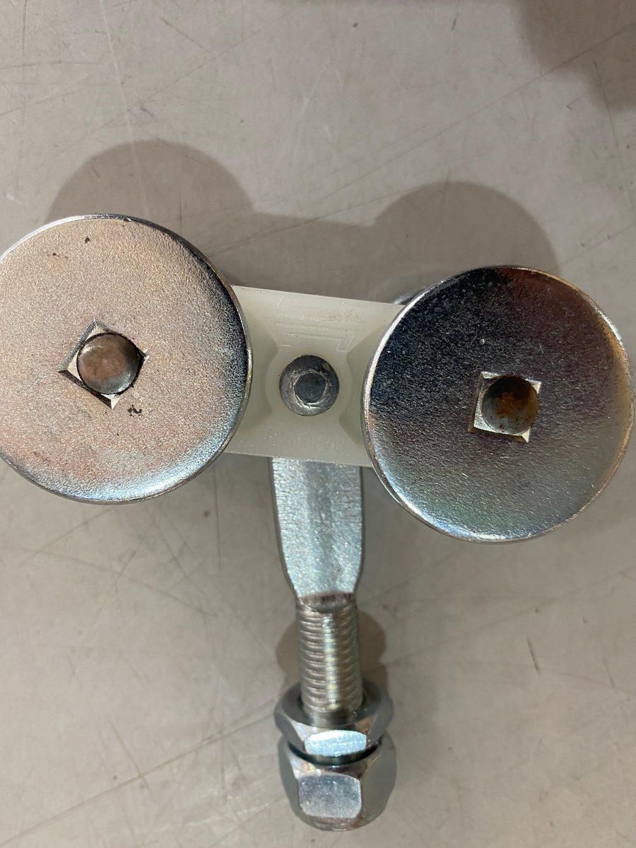 Henderson Hanger #301 steel double – Yee Ken Hardware